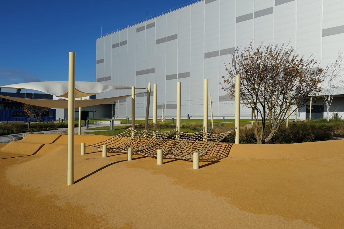 Beach on a roof - Street Photography - Leica Forum